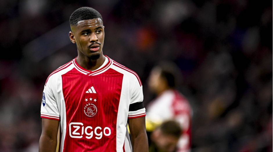 Jorrel Hato heeft een enorm bod van Liverpool om naar Chelsea te gaan ...