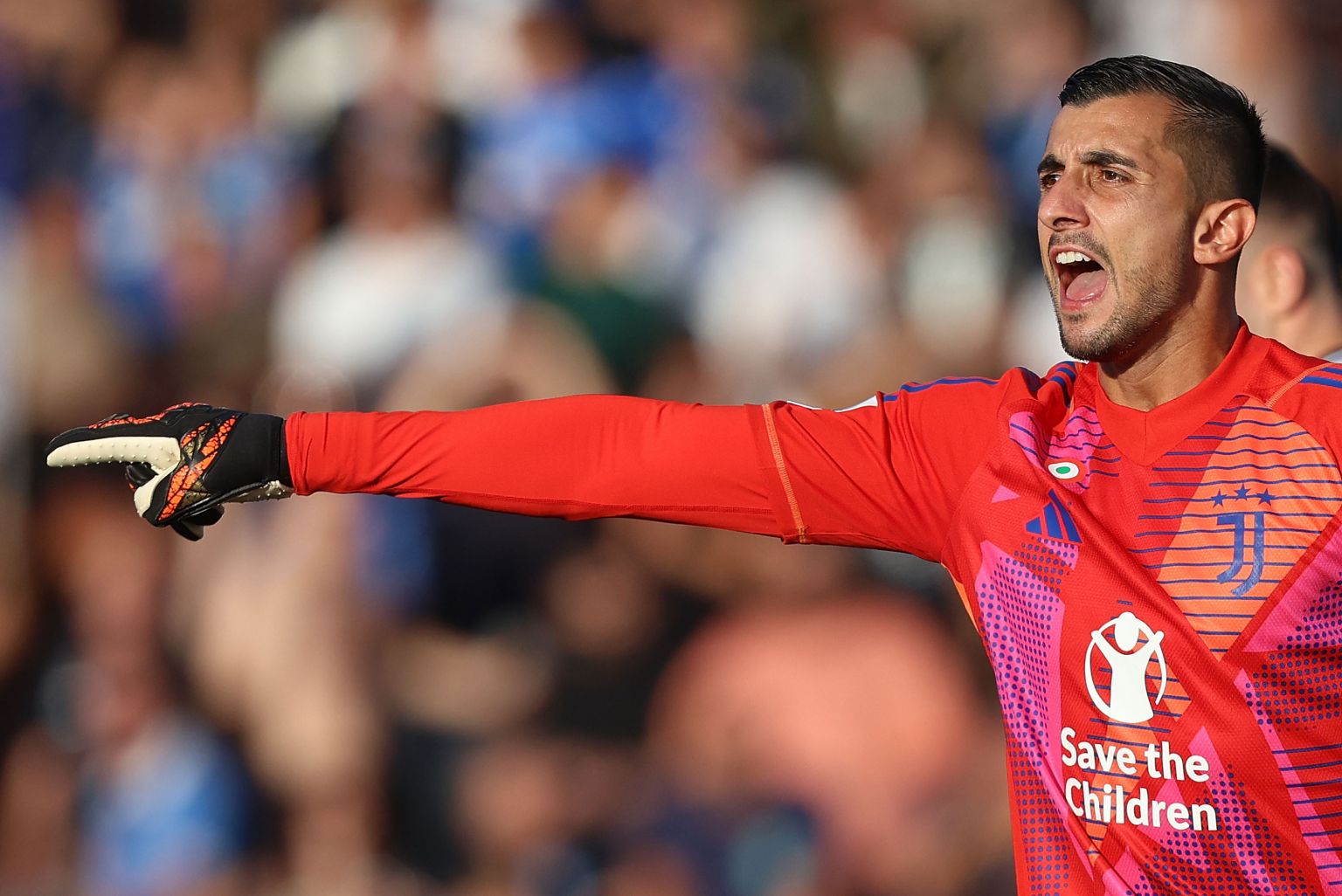 Milan,, Bologna and Como vying for Juventus goalkeeper Mattia Perin ...