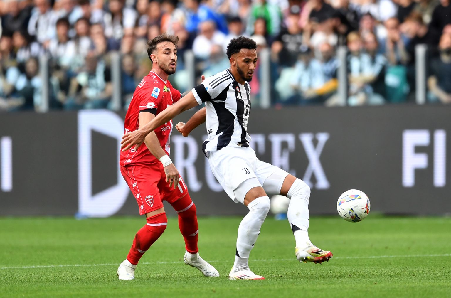 Full blown crisis for Juventus as Lloyd Kelly suffers injury | Juvefc.com