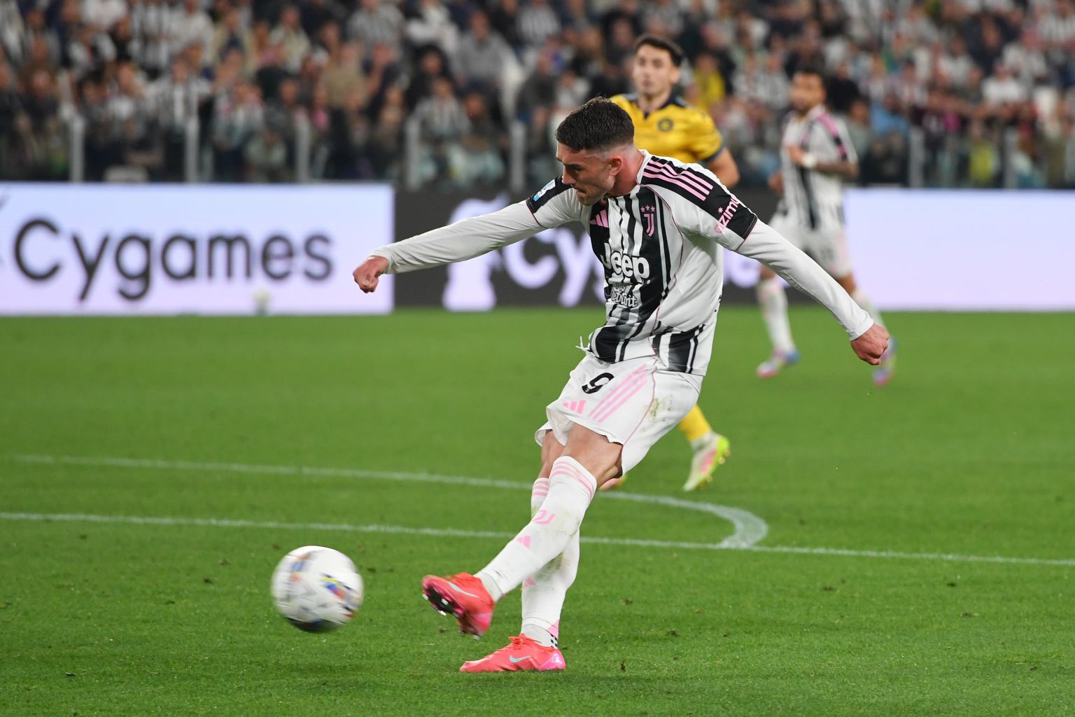 Juventus striker Vlahovic refused to join Napoli in exchange for ...